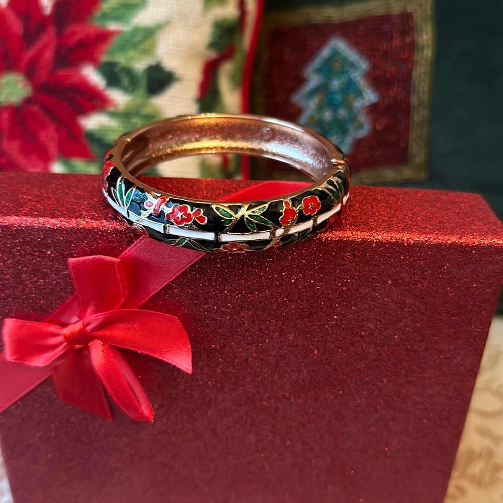 Vintage Lou Long Xing Enamel Bracelet - Gem